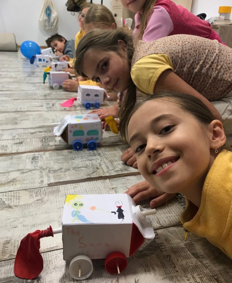 Balloon-powered Milk Carton Cars | ZŠ Compass